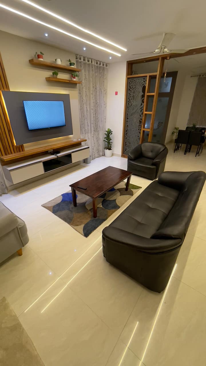 Elva Villa-a Luxurious 3bhk Home Stay Near Kphb - Hyderabad