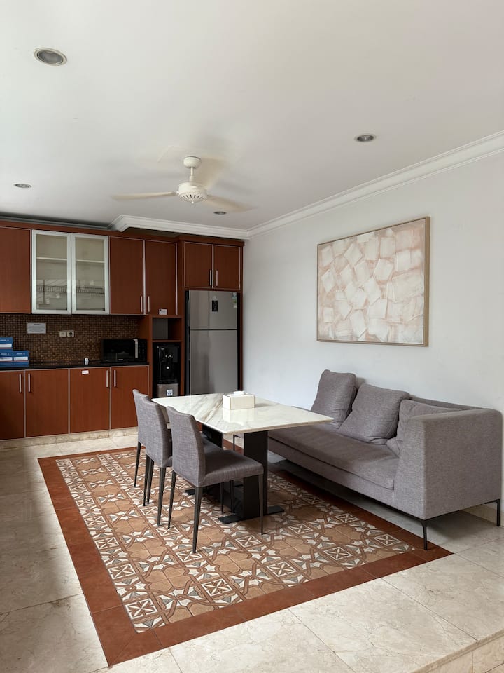 Scbd Centre Room W/ Private Bath - Jakarta