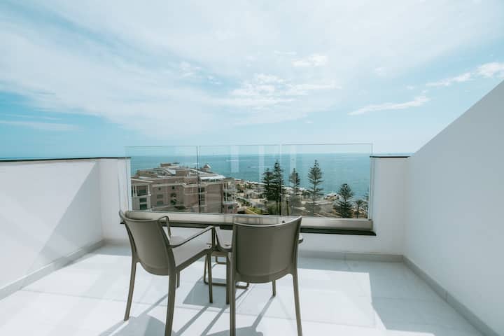 Vegas Sea View Amazing Room - マルタ