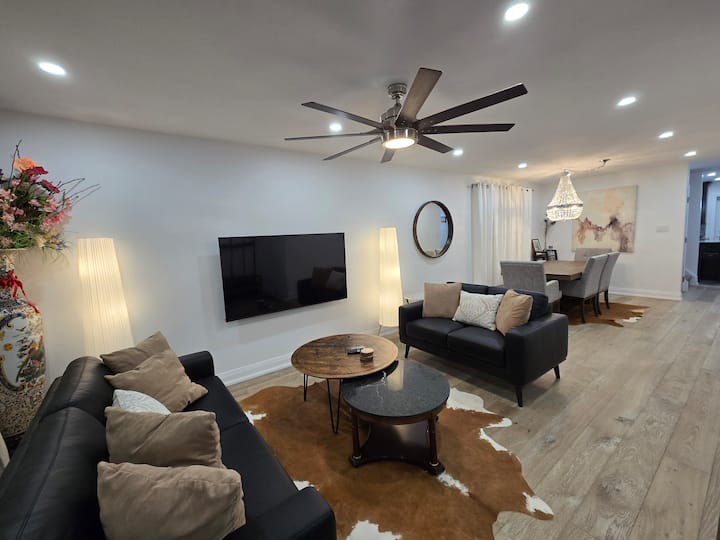 Stylish 3-bedroom Home, Free Parking - Toronto