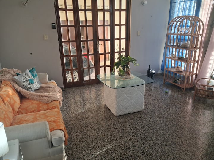 Excelente Ubicación - Bayamón