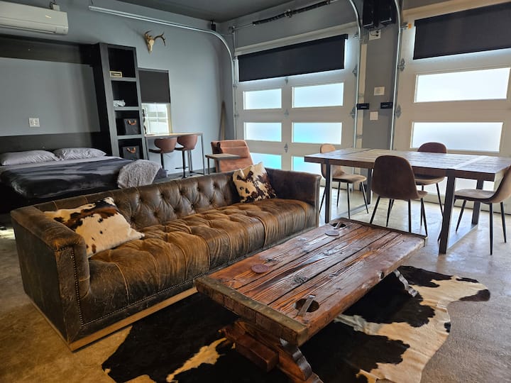 Modern Rustic Studio Near Historic Bordentown City - New Jersey