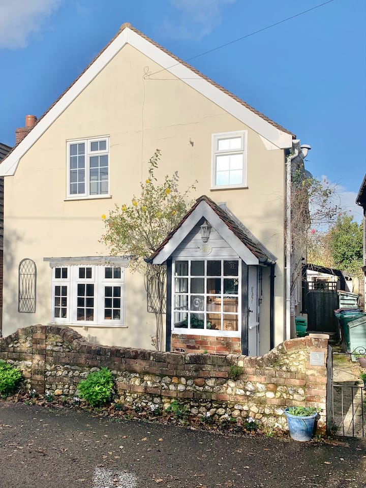 Stylish Cottage Near Chichester - Chichester