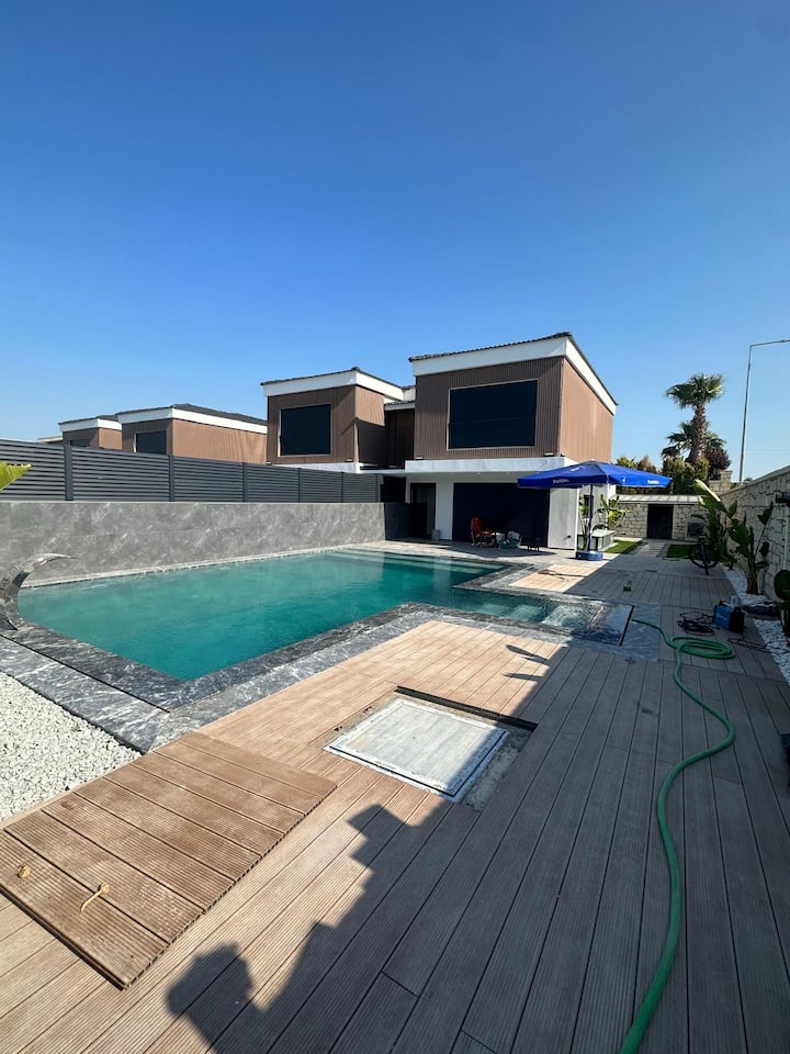 Alaçatı çAmlıkta Havuzlu Villa - Alaçatı