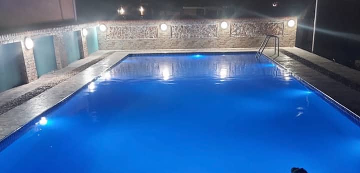 Luxury 5br Villa W/ Private Pool - Blantyre