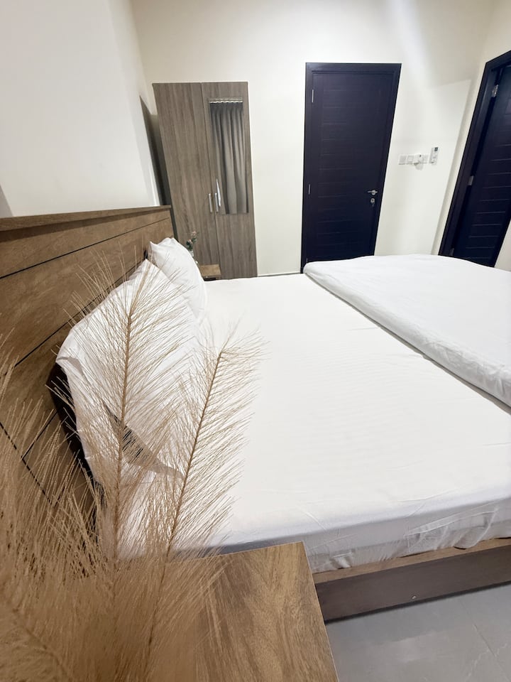 Opera8_ Elegant 1br | Pool & Gym Accessories - Muscat