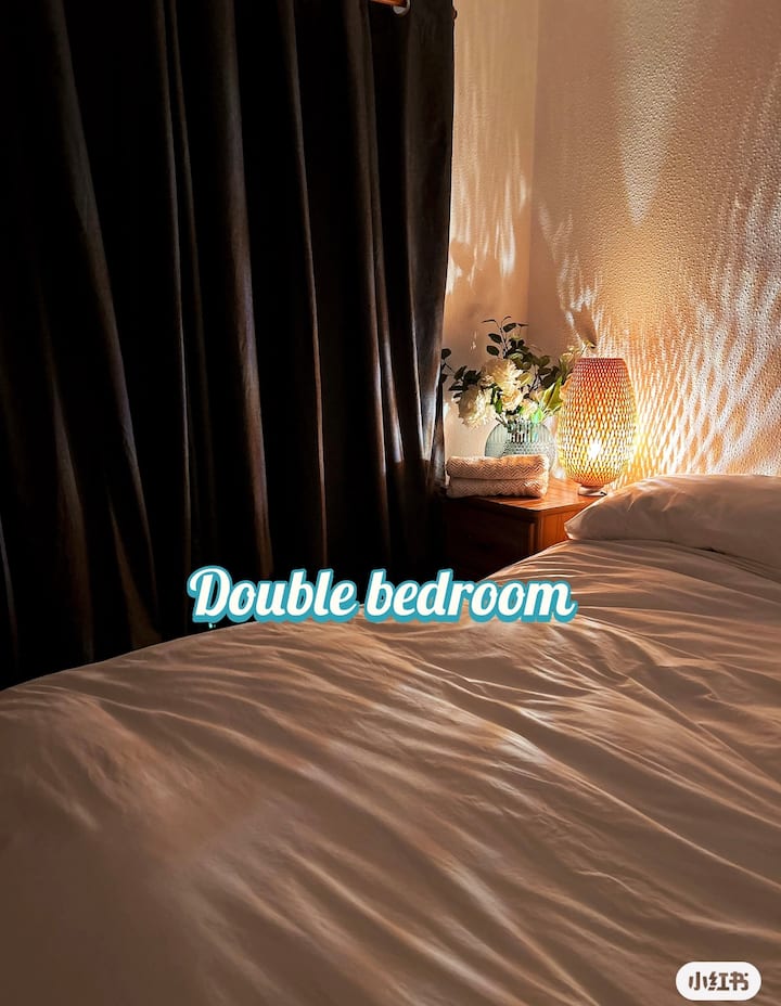 Room With Shared Bathroom - Salisbury