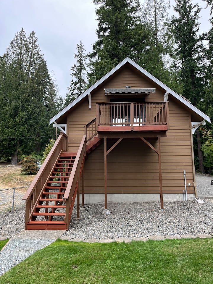 Lakefront Detached Adu! - Northwest Trek Wildlife Park