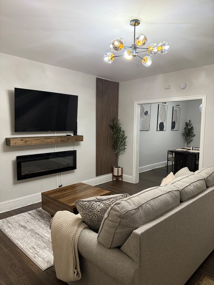 Chic 3br/2ba Nw Home | Near Metro | Street Parking - Washington, D.C., DC