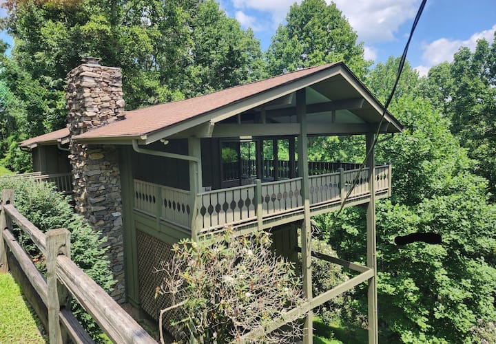 Mins To Hendersonville\deck Views\grill\fireplace - Hendersonville, NC