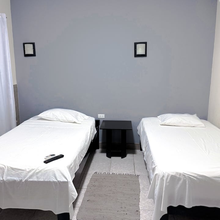Hotel Con Comodidad En Tumbes. - Tumbes