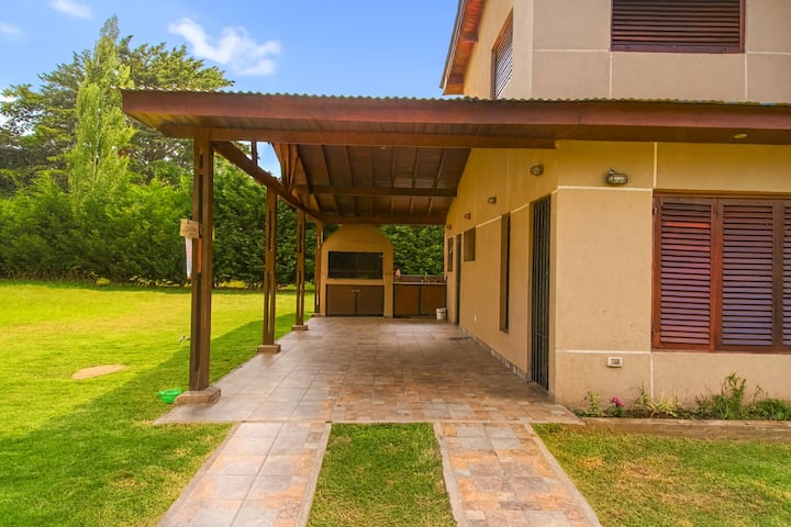 Country Seguro En Miramar, 3 Hab, Cerca Del Mar. - Miramar