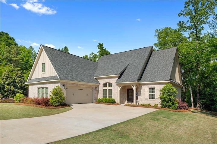 Bodda Getta Getaway – Sleeps 12+ - Auburn, AL