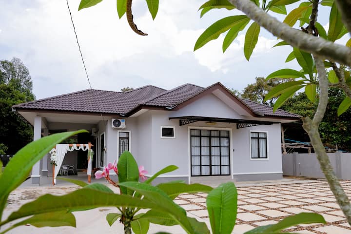 Anjung Homestay & Event - Marang