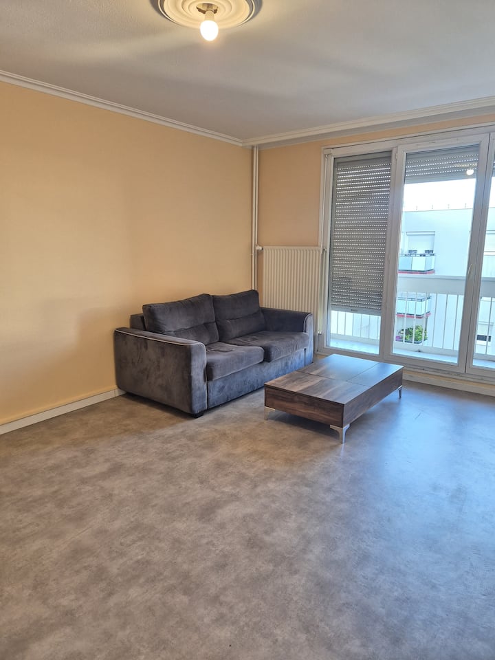 Appartement à 2 Min Du Groupama - Meyzieu