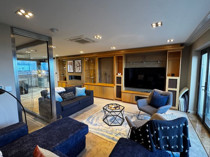 Luxury 5-bed Swansea Marina Home, Unbeatable Views - Swansea