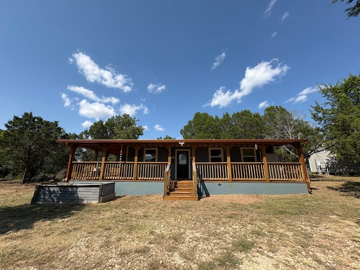 The Coastal Hideaway Cabin - Dinosaur Valley State Park, Glen Rose