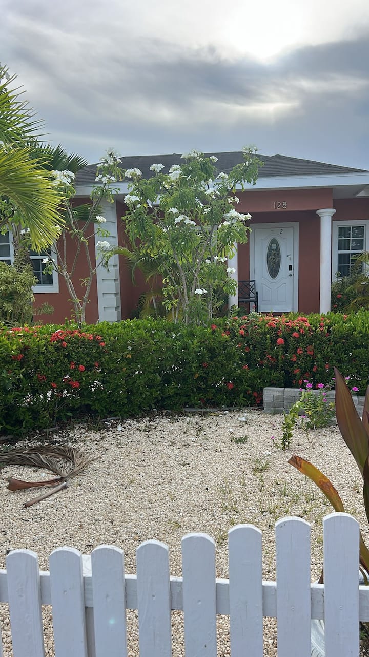 Beautiful Wall Flowers Place - Cayman Islands