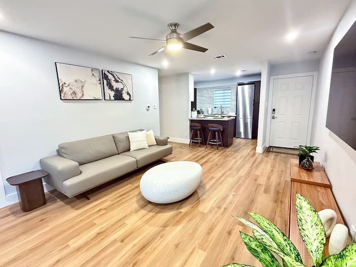 Ultra-modern Condo *Lake Conroe* - Conroe, TX