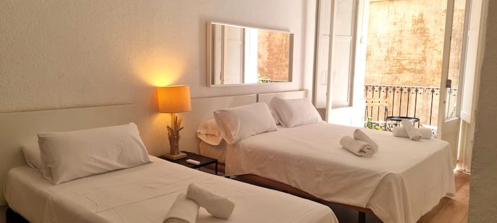 Double Room Shared Bathroom Balcony - Barcelone