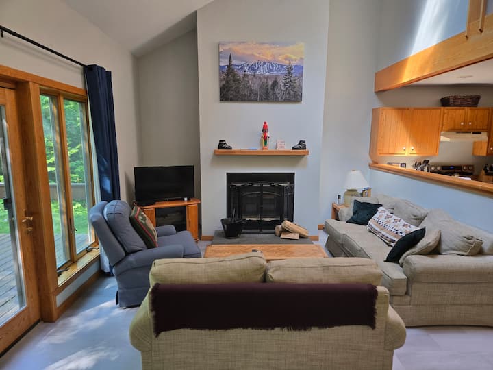 Spacious Ski In Condo | Luxury & Convenience. - Carrabassett Valley, ME