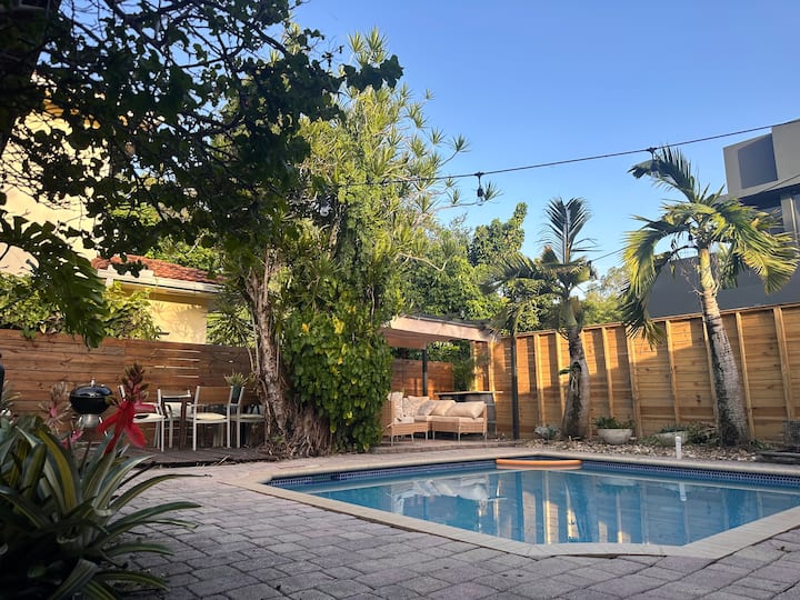 Coconut Grove 3 Bedroom Oasis Pool House - Miami