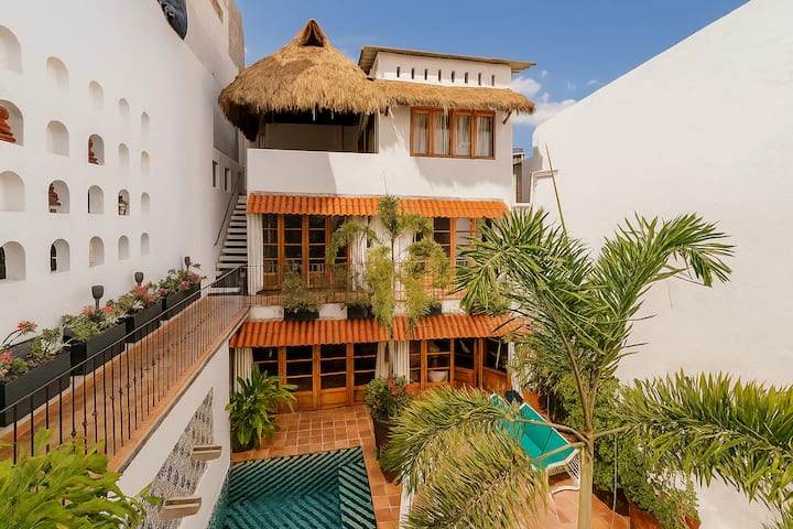 Casa Da Lusso | Palapa Room |Pool | Zona Romántica - 