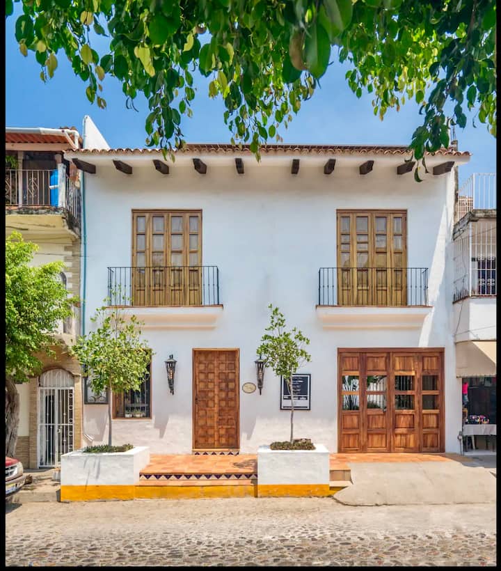 Casa Da Lusso | Cozy Queen Retreat| Zona Romántica - Puerto Vallarta