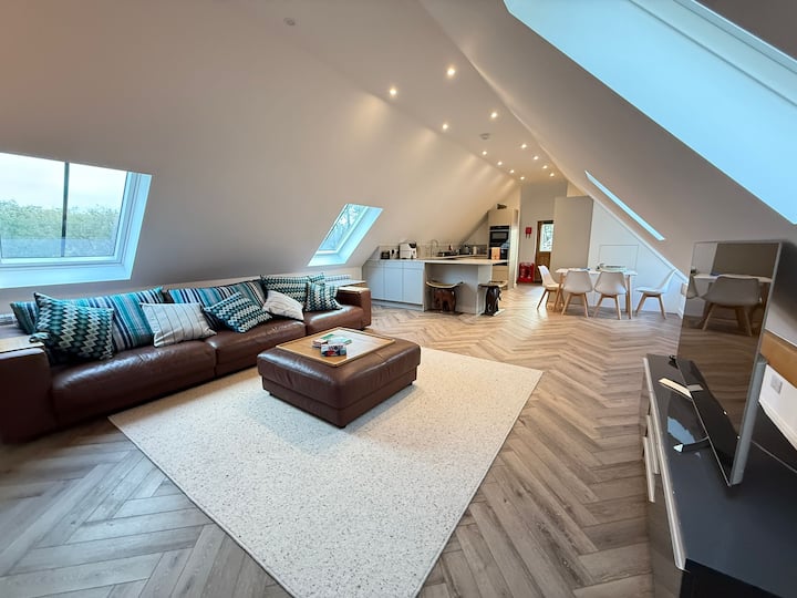 Les Caches - Home Away From Home - Guernsey