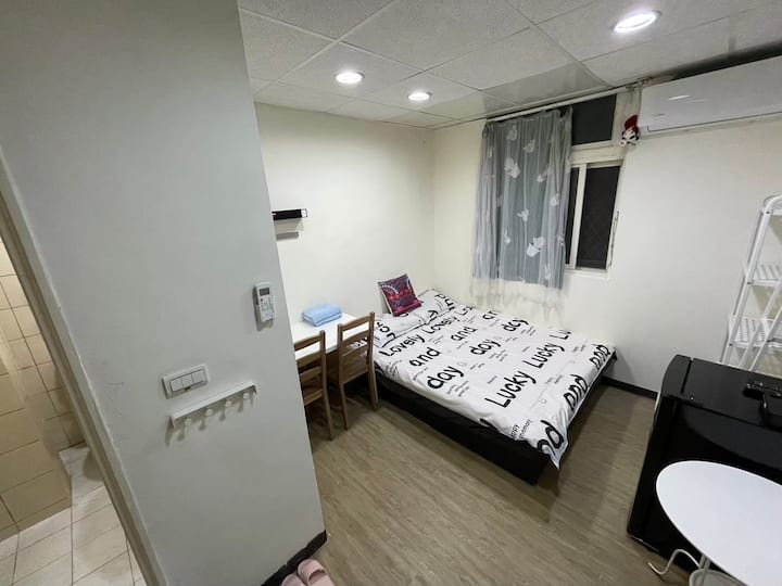 淡水老街真理大學簡約乾淨雙人住宿B05 - 淡水區