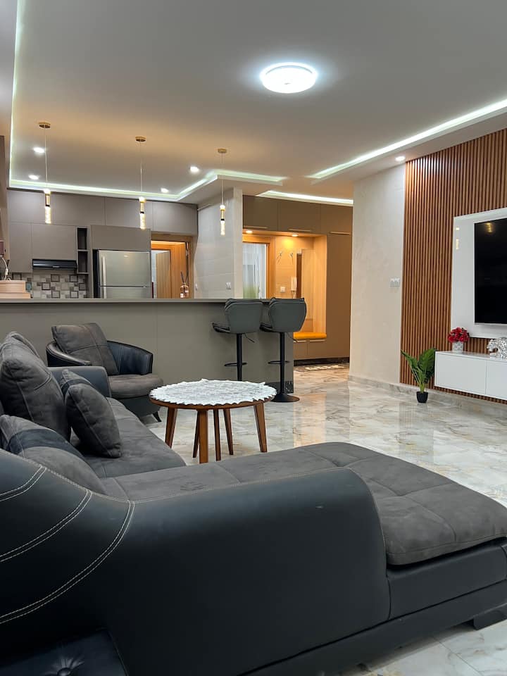 Magnifique Apt Lumineux Au Plein Centre De Sétif - Sétif