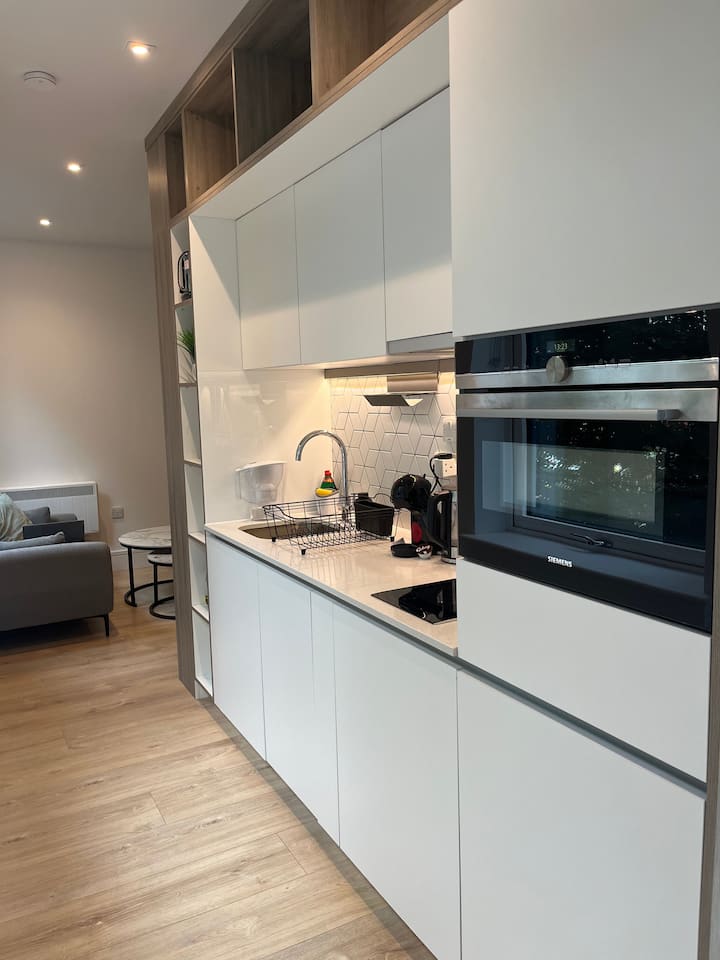 Cozy Studio Near Heathrow Airport – 7 Min Drive - London Heathrow Airport (LHR)