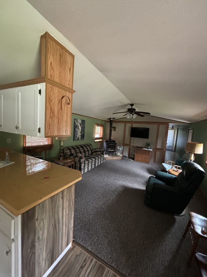 Hilltop Home - Drummond, MI
