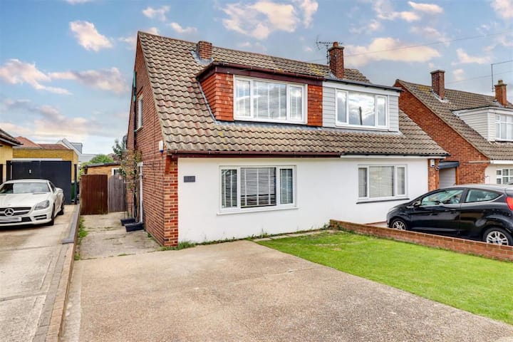 2 Br Home + Garden 40 Min London - Basildon