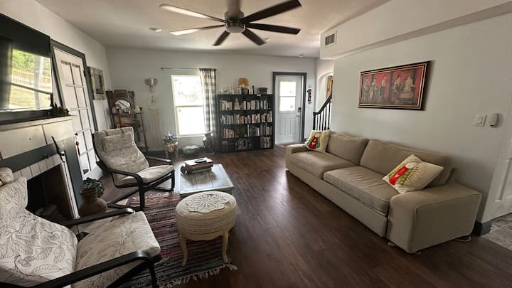 Elegant 4br Victorian Home In The Heart Of Deland - DeLand, FL