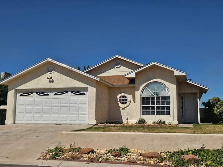 The 19th Hole - Carlsbad, NM