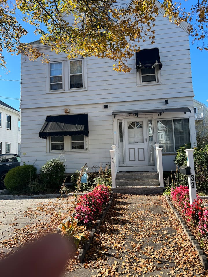 33eb Room 1 - Winthrop, MA