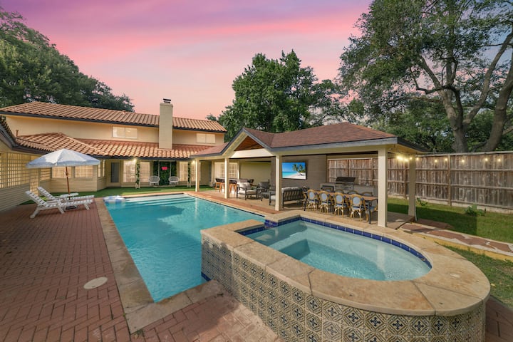 Katy Oasis With Huge Patio, Pool & Game Room - Katy, TX