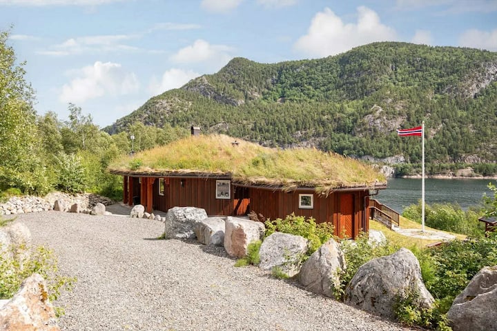 Seaside Cabin With Sauna & Hot Tub, Nature Retreat - Norvège