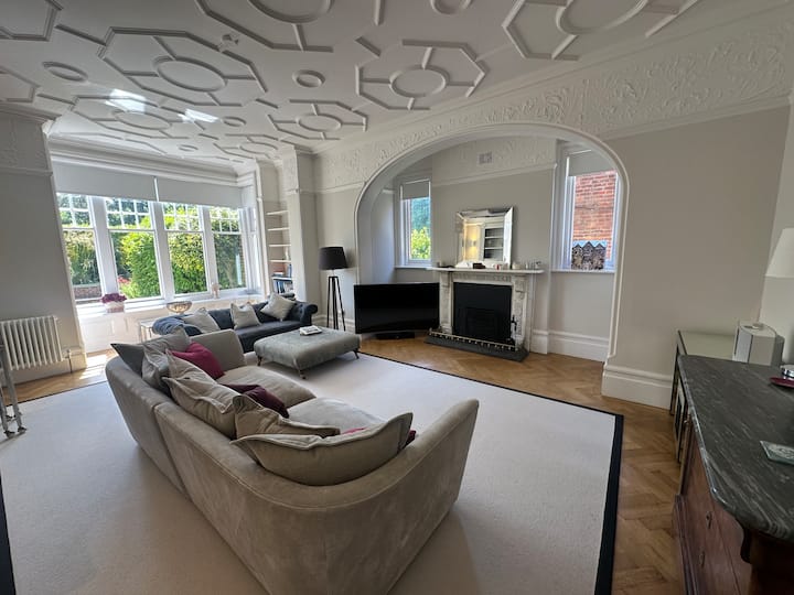 Beautiful 4 Bedroom Meads Village Garden & Parking - イーストボーン