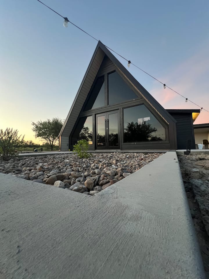 Falcon A-frame Cabins - 로마