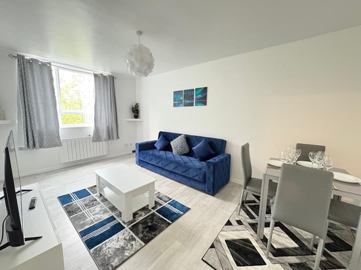 Cosy 2 Bed Near East Croydon - 크로이던