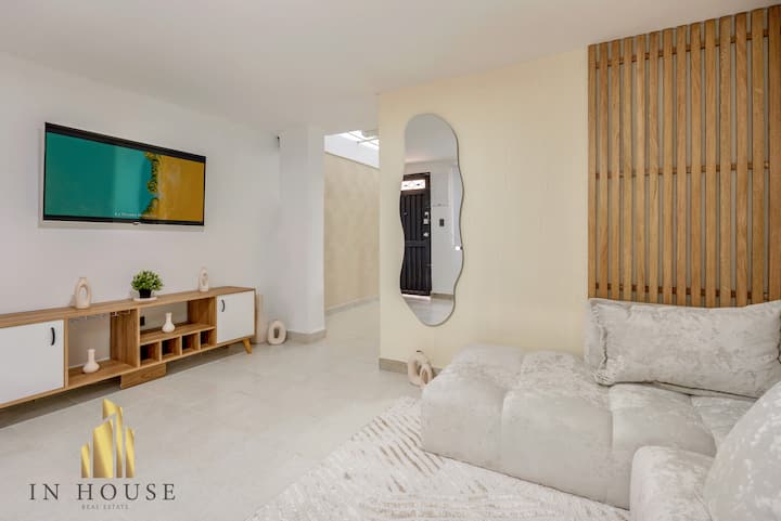 Manila 7 | Modern With Ac, Self Check-in & Netflix - Medellín, Colombia