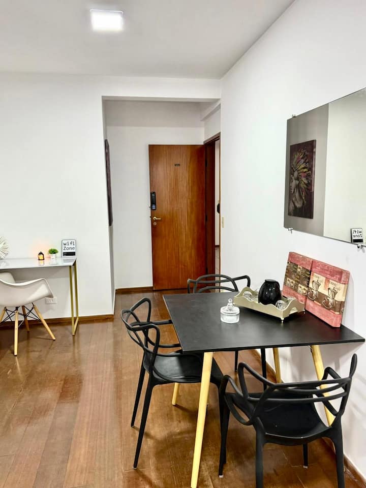Próximo A Hospitais, Ar + Smart Tv + ÁRea Trabalho - Londrina