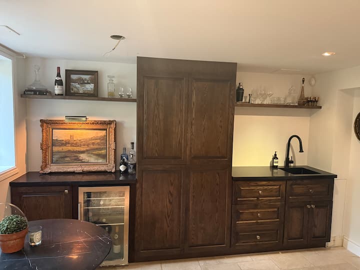 One Bedroom Apartment In Whychwood Park - Toronto