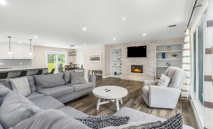 Modern, Spacious Dennis Home - Harwich, MA