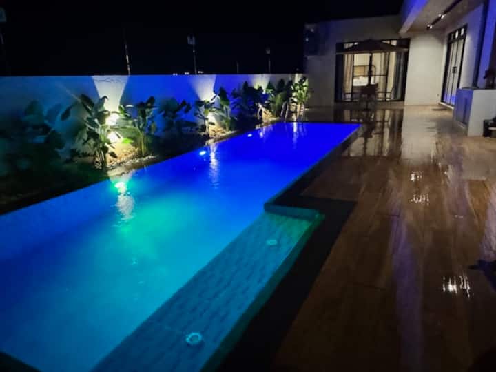 Farm View Modern 2br Pool Home - Hermosa