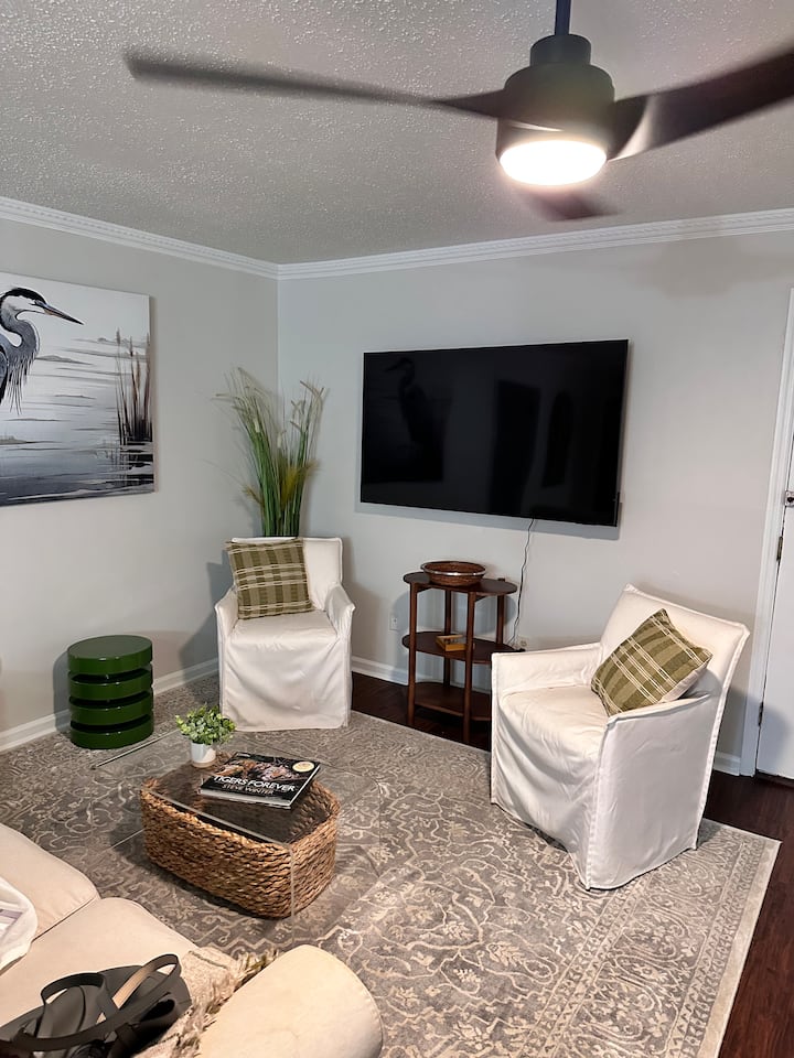 The Sideline Suite! Steps Away From The Stadium! - 오번