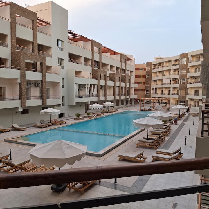 Luxury Pool-view Apartment | Private Beach Access - Hurghada