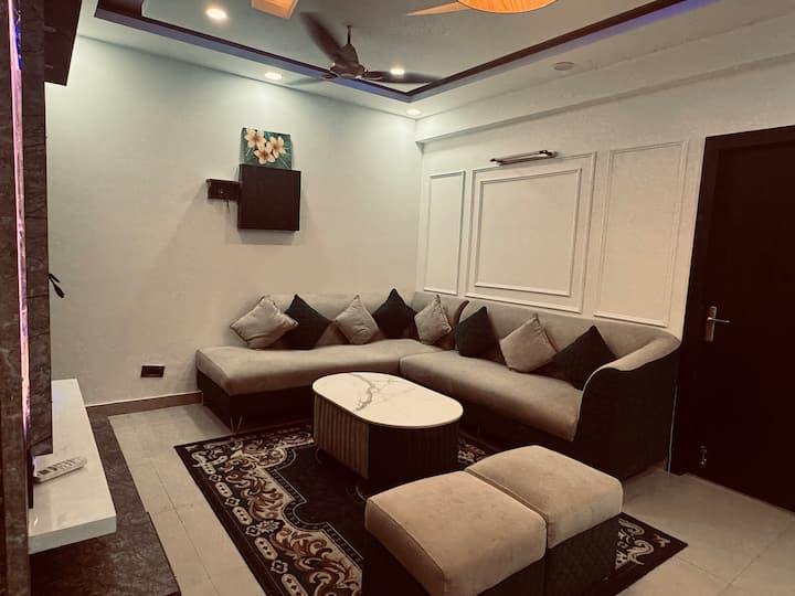 Lux Stays - Ghaziabad